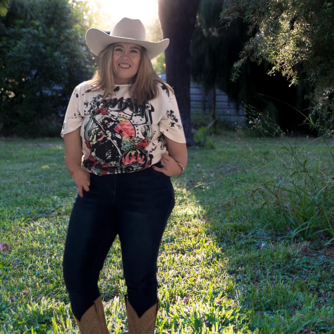 Ashley Snow – KFKF | Country 94.1FM | Kansas City, MO