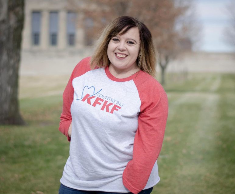 Ashley Snow | KFKF | Country 94.1FM | Kansas City, MO Ashley Snow | KFKF | Country 94.1FM | Kansas City, MO